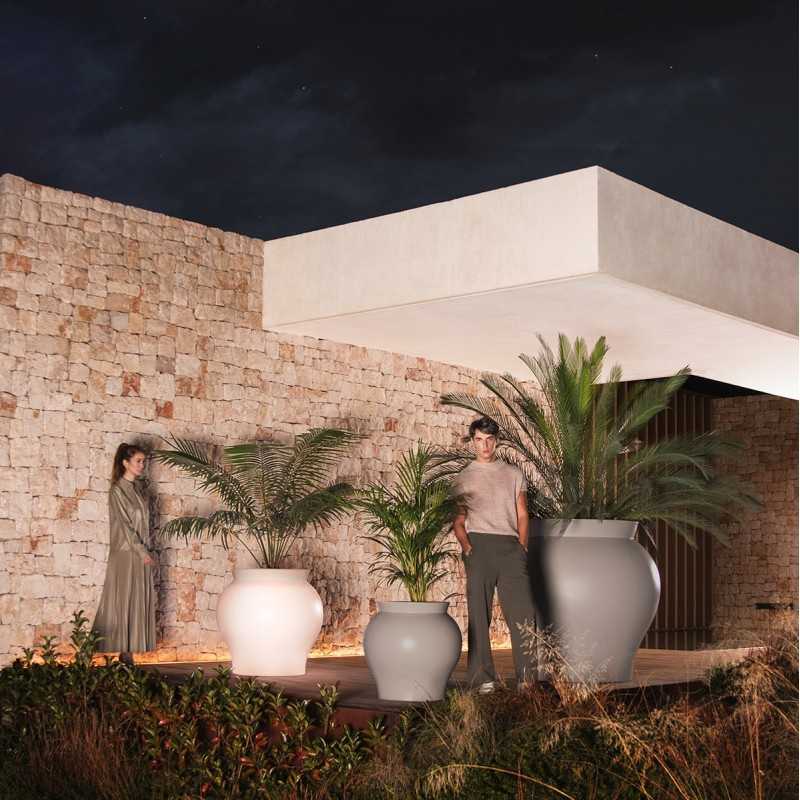 Lighted Curved Shape Pot - Venus Planter by Vondom