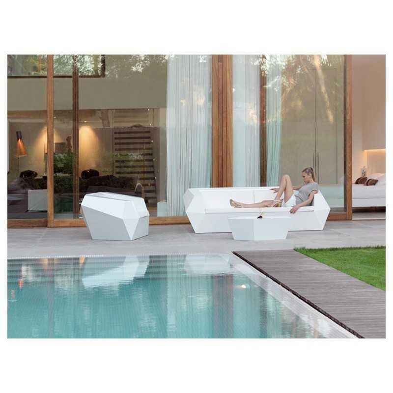 Faz Coffee Table Outdoor Table with Matt Finish and Champagne Bucket