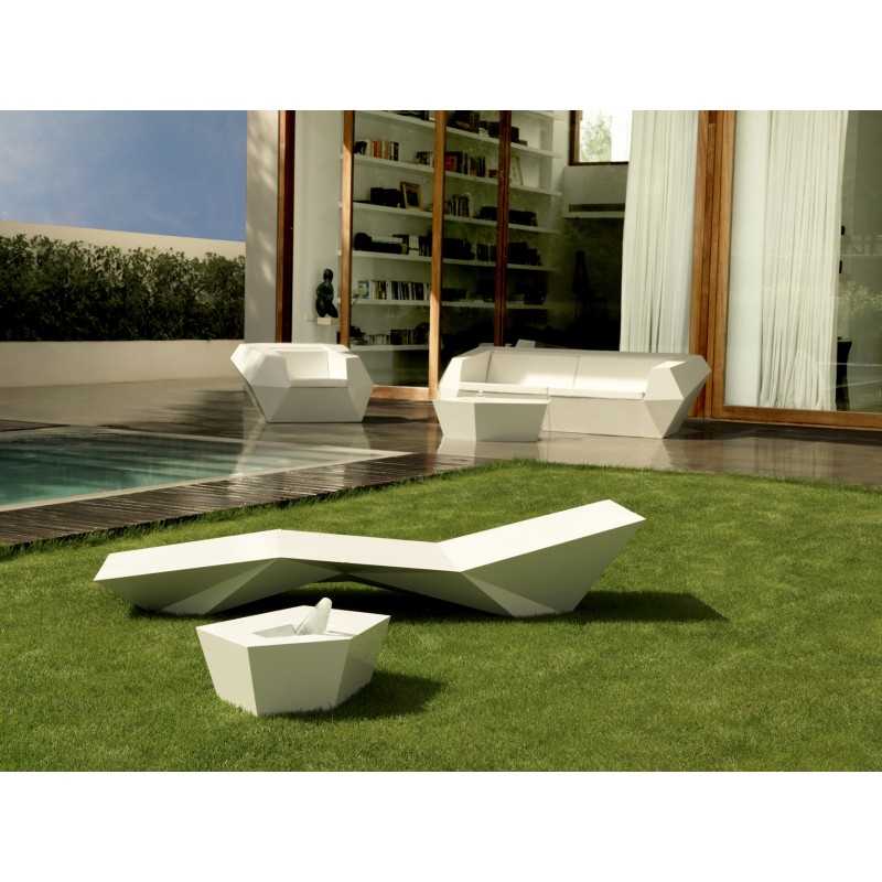 Faz Coffee Table Outdoor Table with Matt Finish and Champagne Bucket